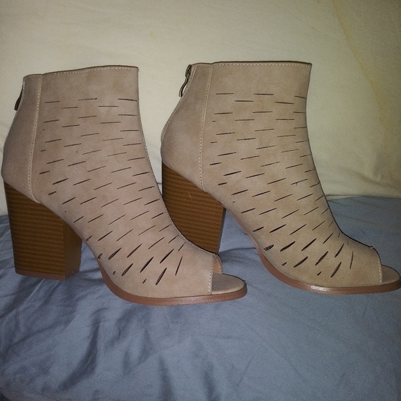 Yoki | Shoes | Brand New Beautiful And Sexy | Poshmark